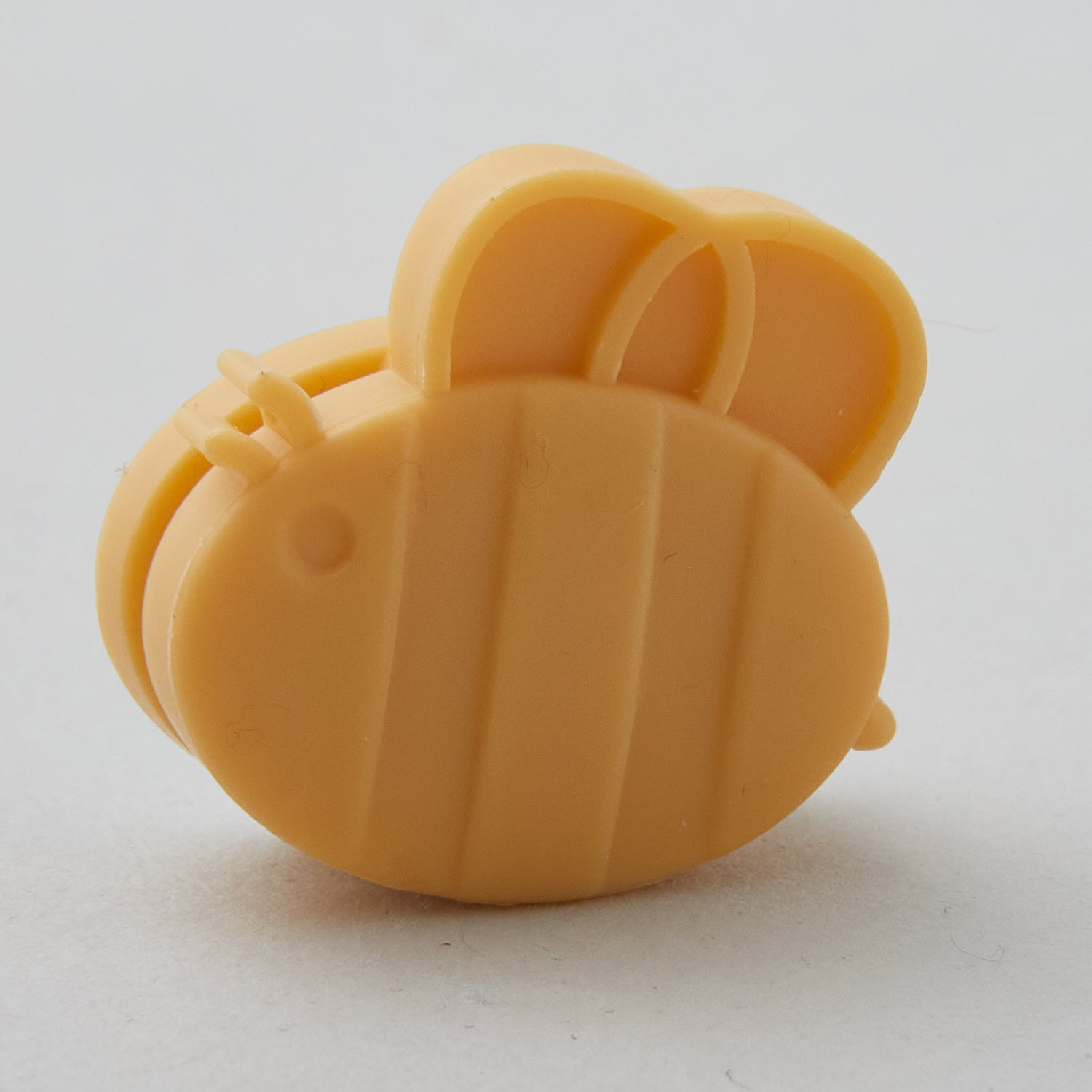 Lori Holt Bee Thread Cutter